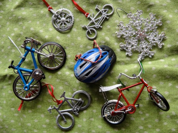 Tree Decorating, Bicycle Style – Chasing Mailboxes